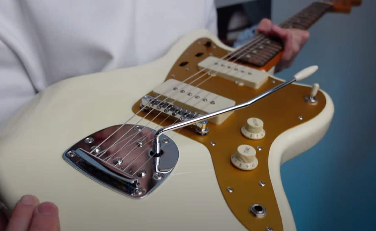 Review: Squier J Mascis Jazzmaster - The Ultimate Offset?